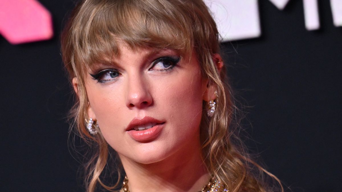 Taylor Swift's Health Struggles: Can She Balance the Eras Tour, Travis ...