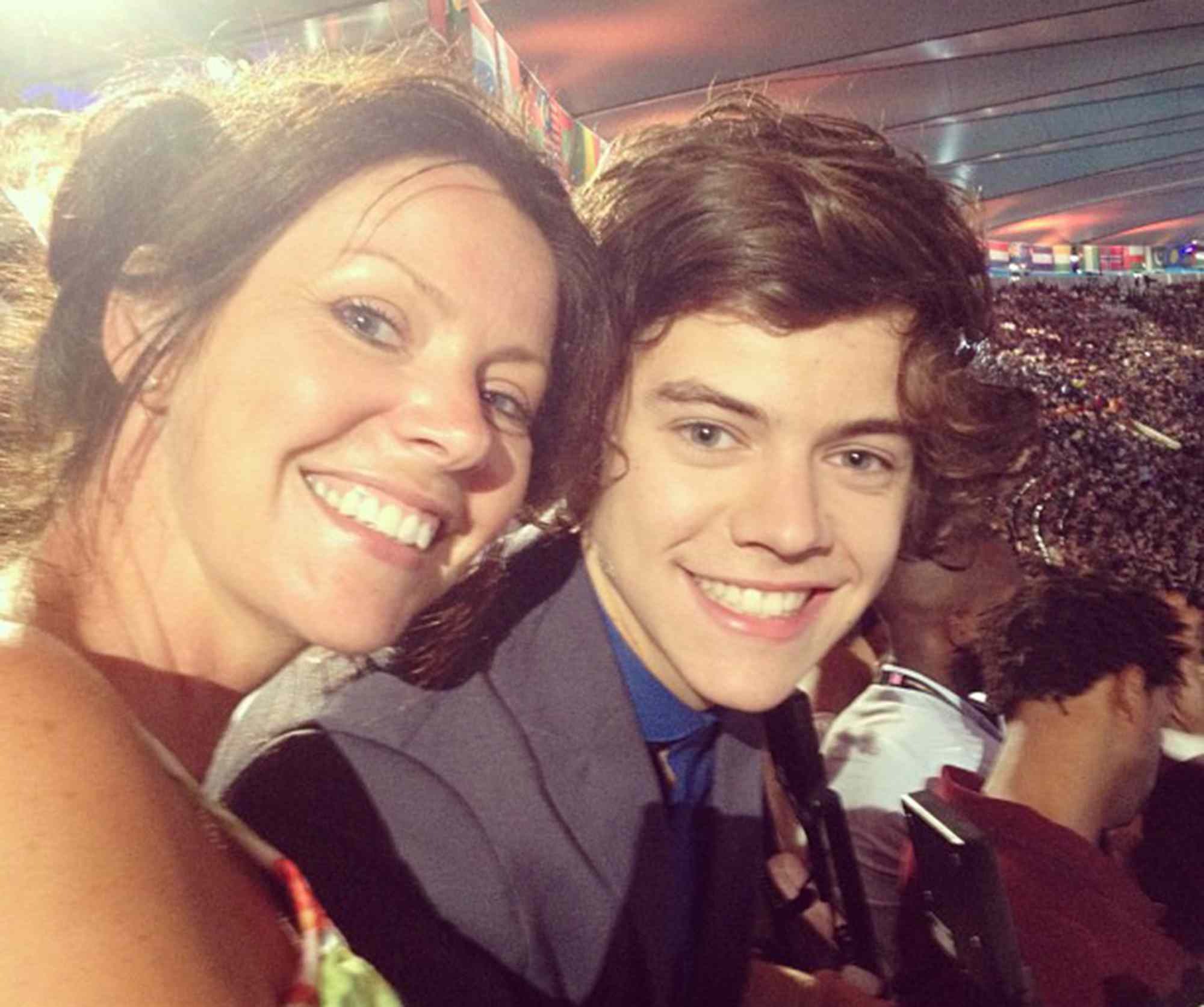 Harry Styles’ Mother Drops BOMBSHELL About His ‘Bad Habits’ – Even She ...