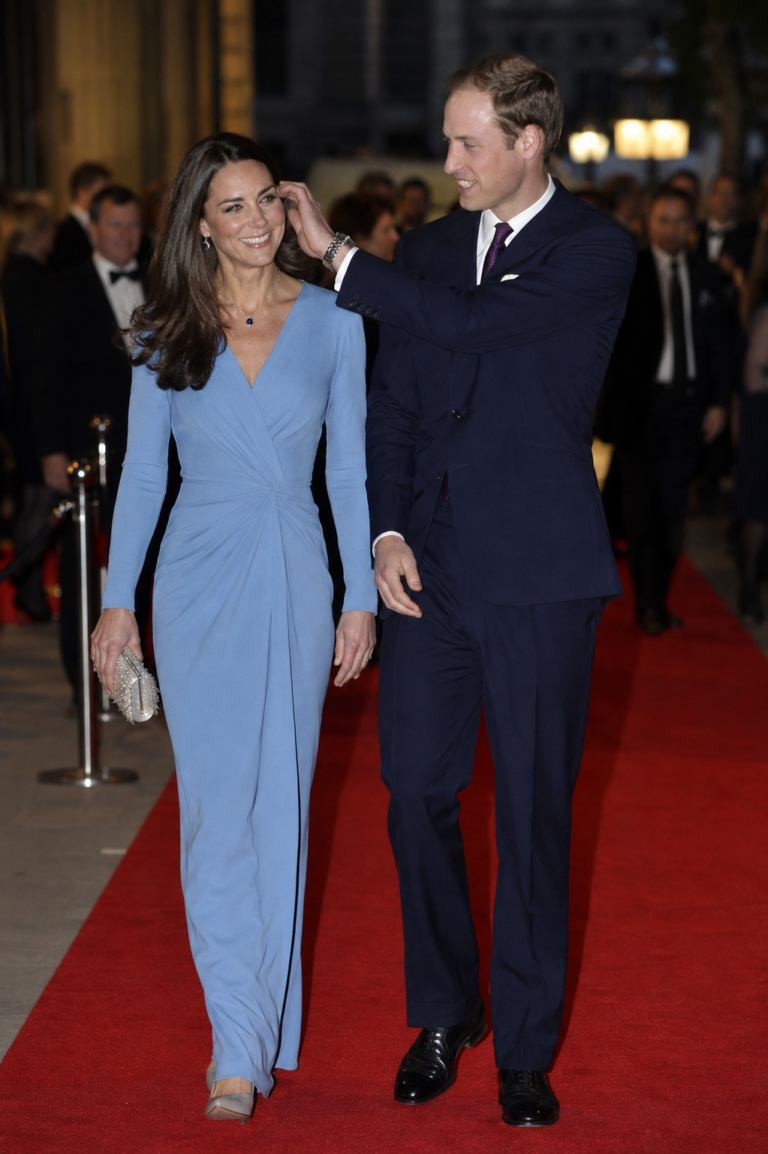 Prince William’s Tender Hair Gesture for Kate Melts Hearts – Their Love ...